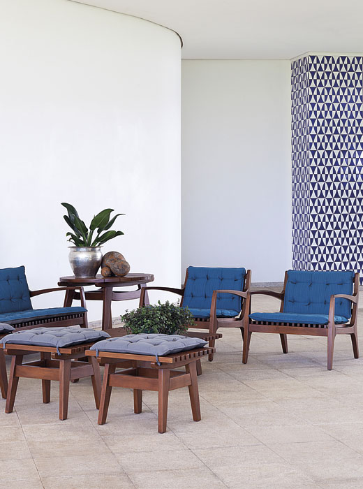 AYTY SIDE TABLE - Products - Saccaro