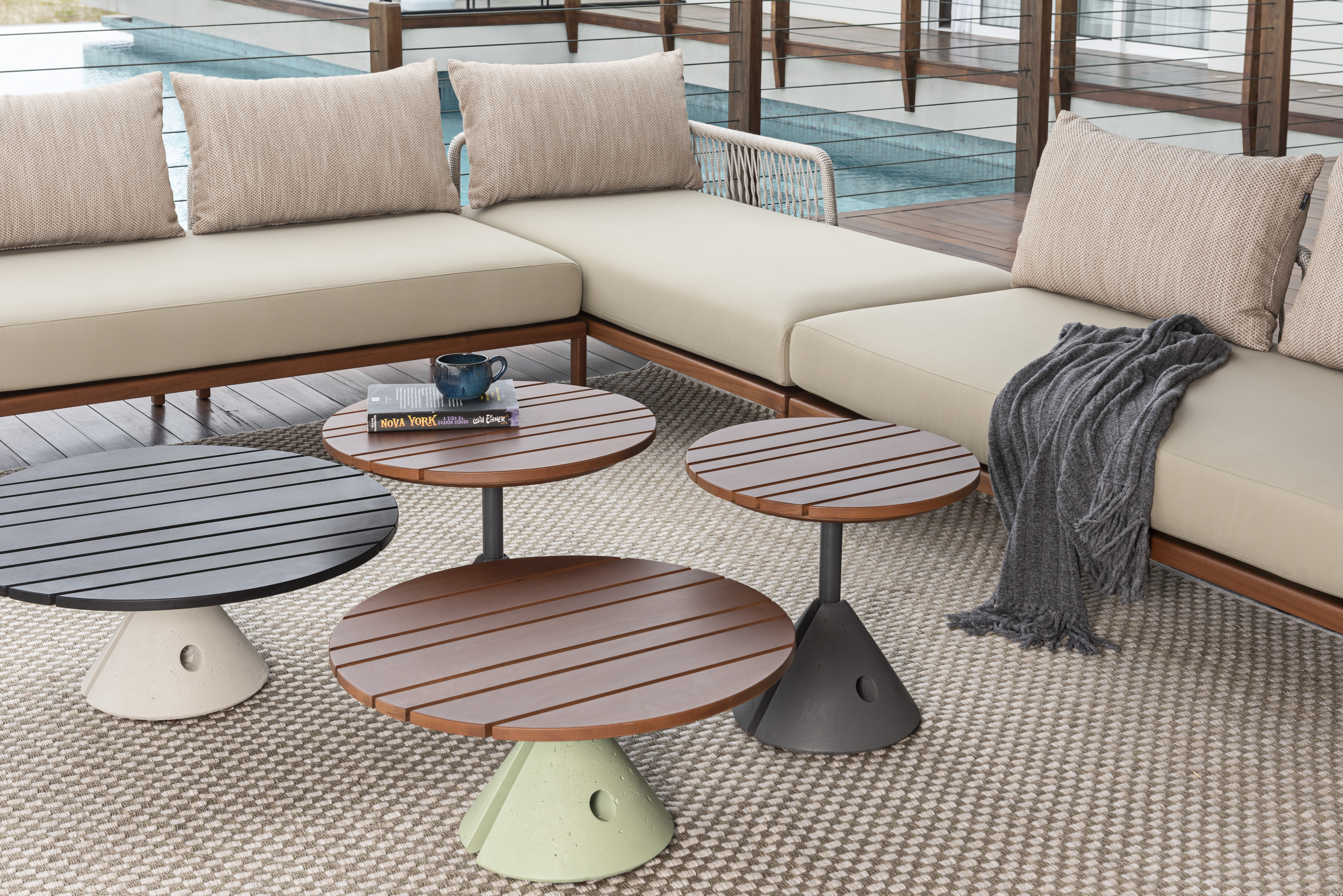 SÍNTESE COFFEE TABLE - Products - Saccaro